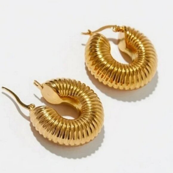 Anthropologie | Jewelry | New Robyn Textured Chunky 8k Ribbed Amour ...